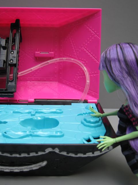 A Review of the Create-a-Monster Design Lab for Monster High | The Toy ...