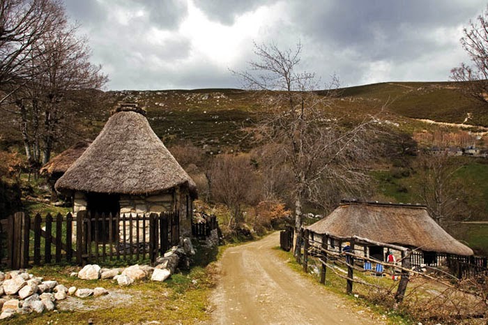 Gran Angular: EL UNIVERSO DE LA PALLOZA. Un hogar de ayer admirado hoy