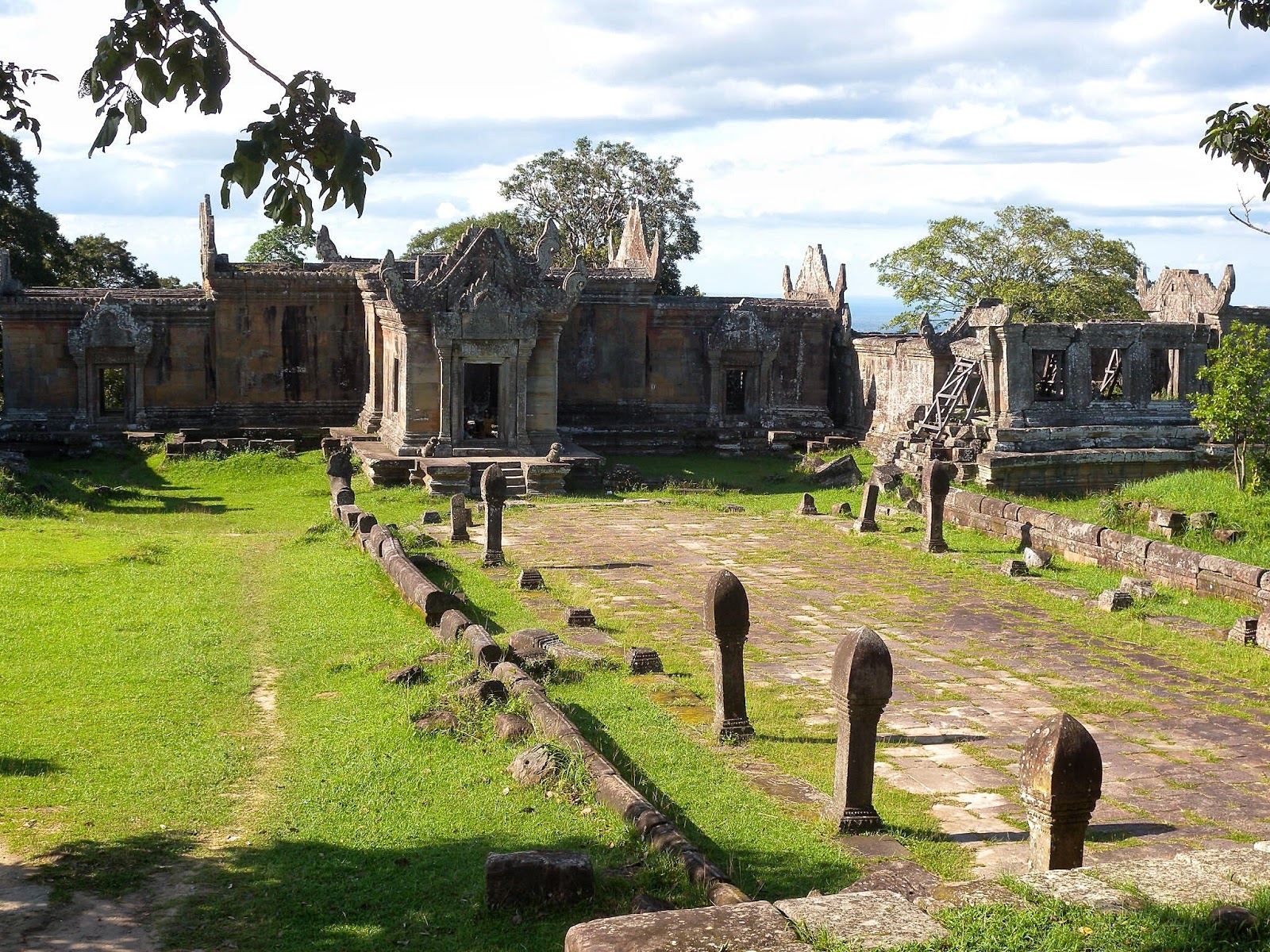 TRAILTOAngkortours & Travel