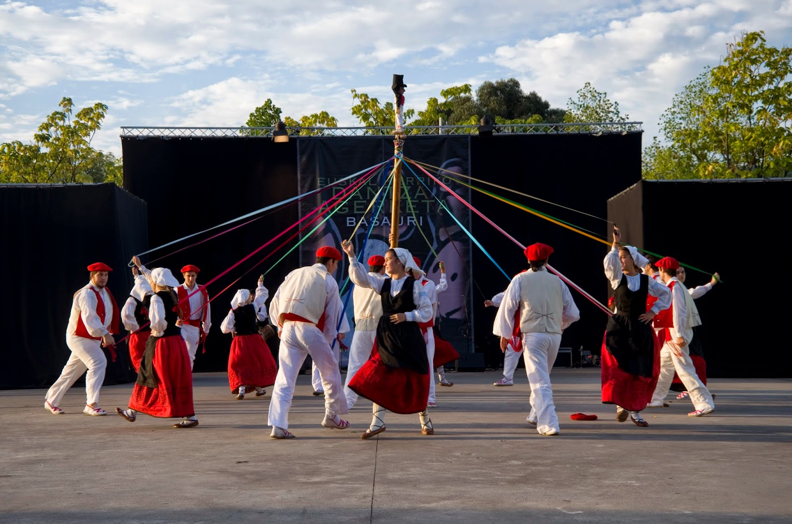 Música, danza y ritual en el encuentro iberoamericano: Inicio