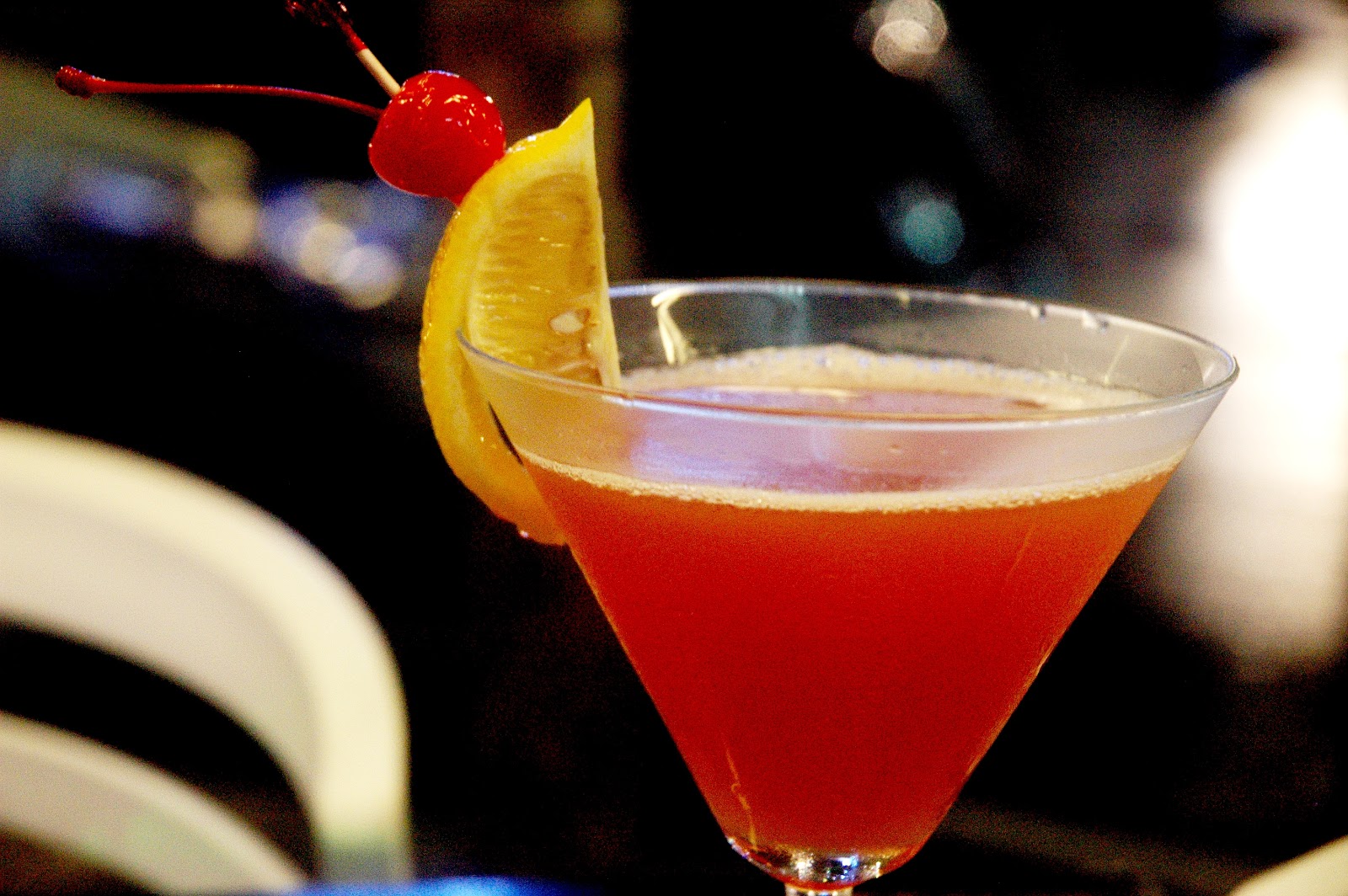 DUDE FOR FOOD: Uno Lounge: Late for Dinner, Just in Time for Cocktails