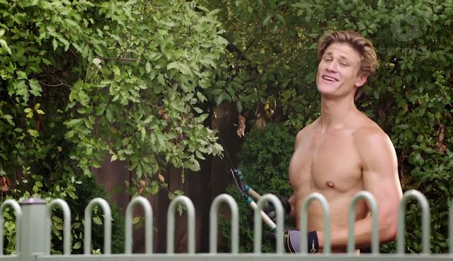 Alexis_Superfan's Shirtless Male Celebs: Joe Davidson shirtless in ...