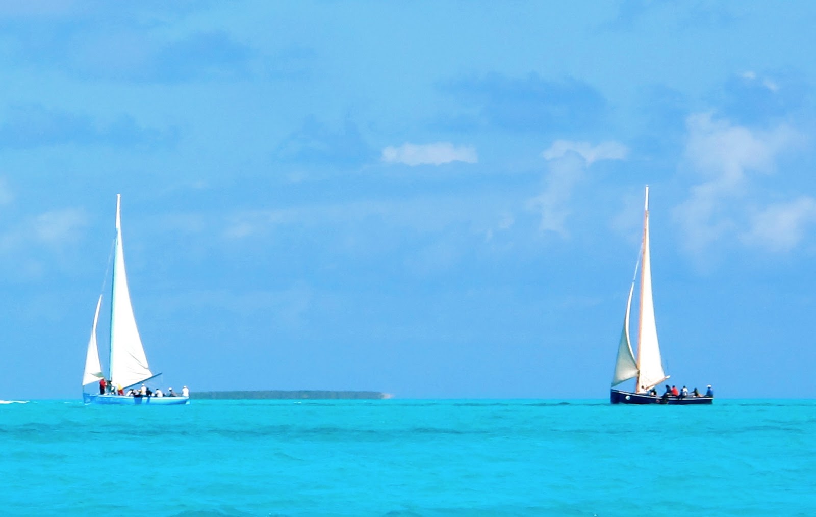 Windtraveler: Bahamian Sloop Sailing