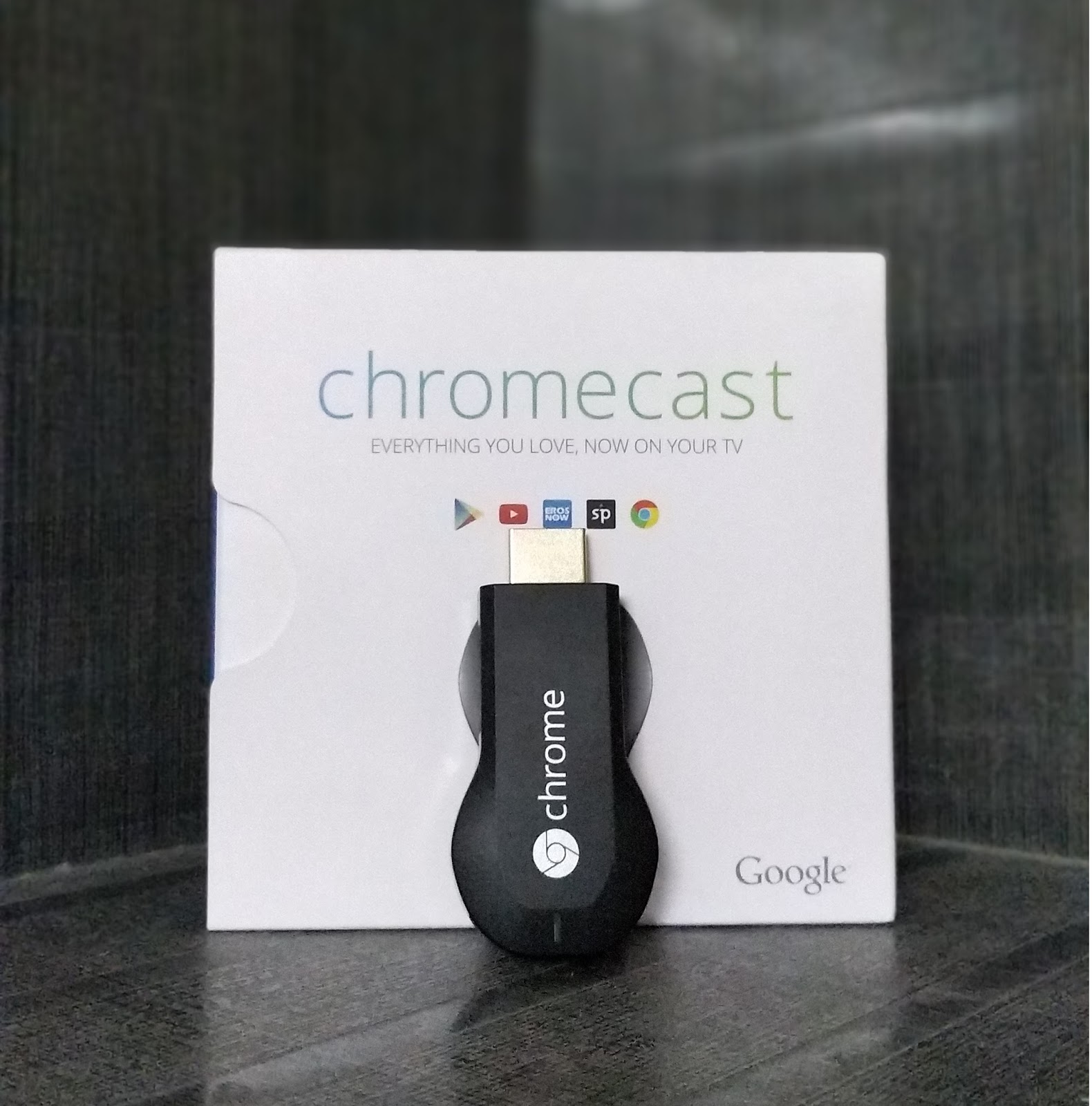 Tanu Tech: Google Chromecast - Turn your TV into a smart TV