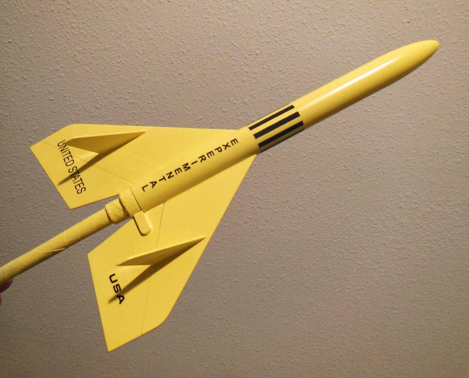 Model Rocket Building: Estes Gyroc Build Part 10, Paint and Decals