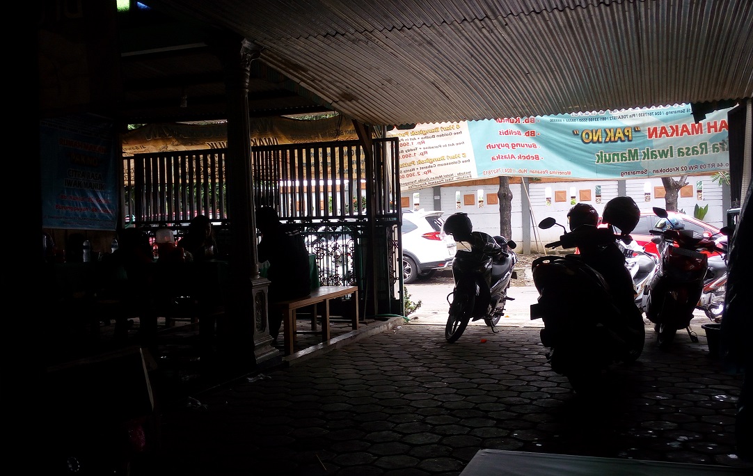 Gendhis Nursery: Icip Icip Kuliner Langka di Semarang ( Iwak Manuk Pak No )