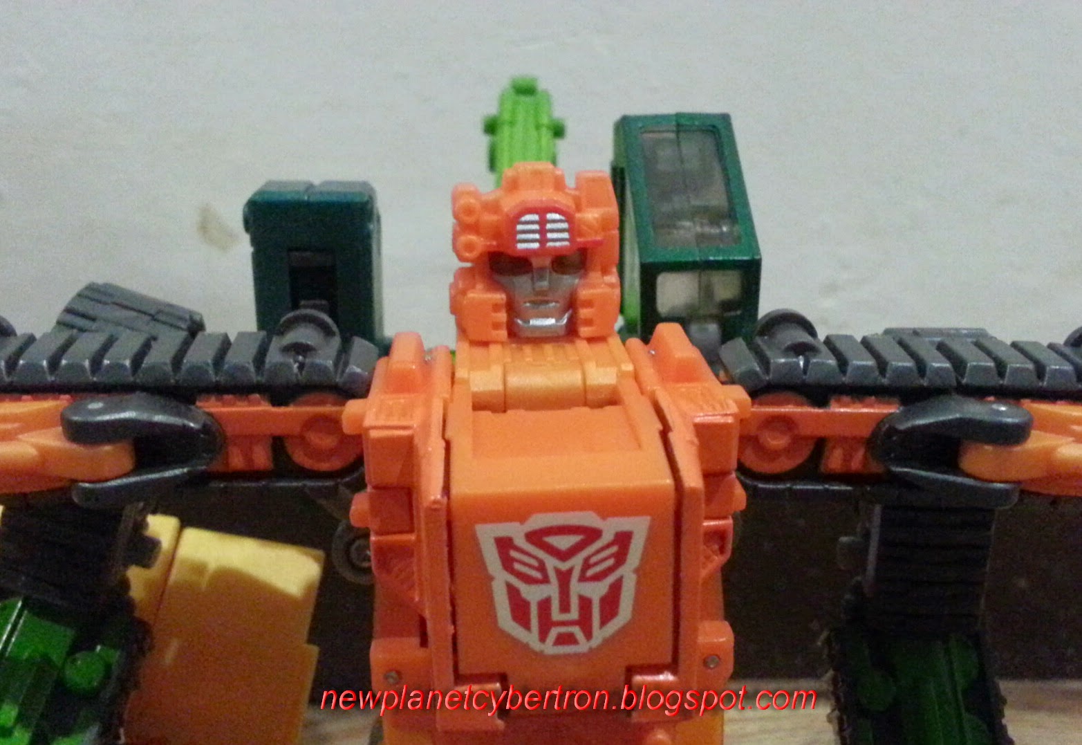 New Planet Cybertron: Transformers Review: Build King (Car Robots ...