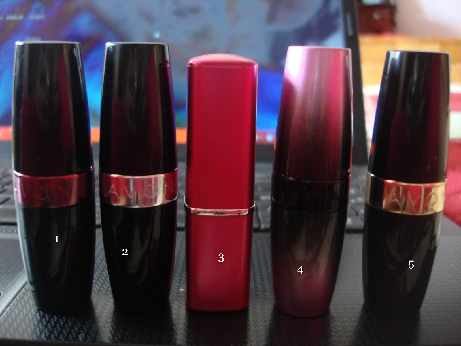 Daily Beauty: Review & Swatch Rujuri AVON