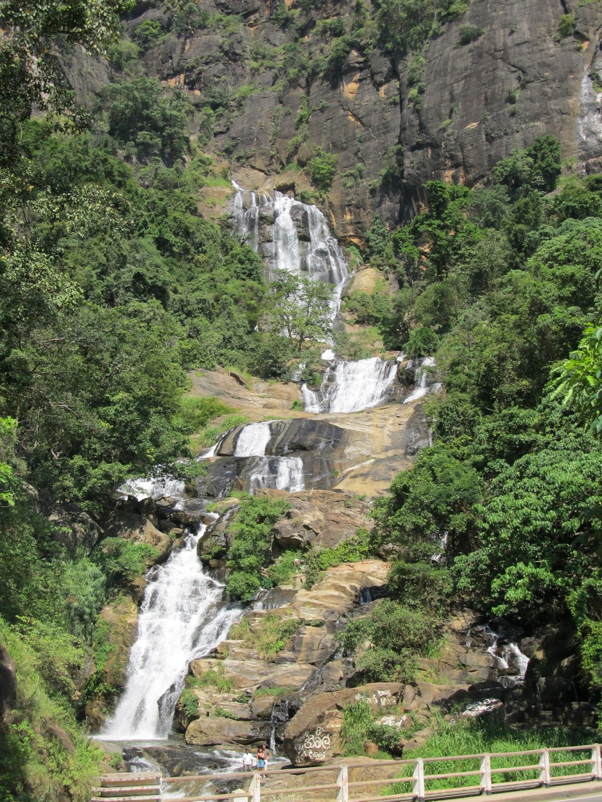 Sri Lankan Best Places: Rawana Ella (Water Fall)