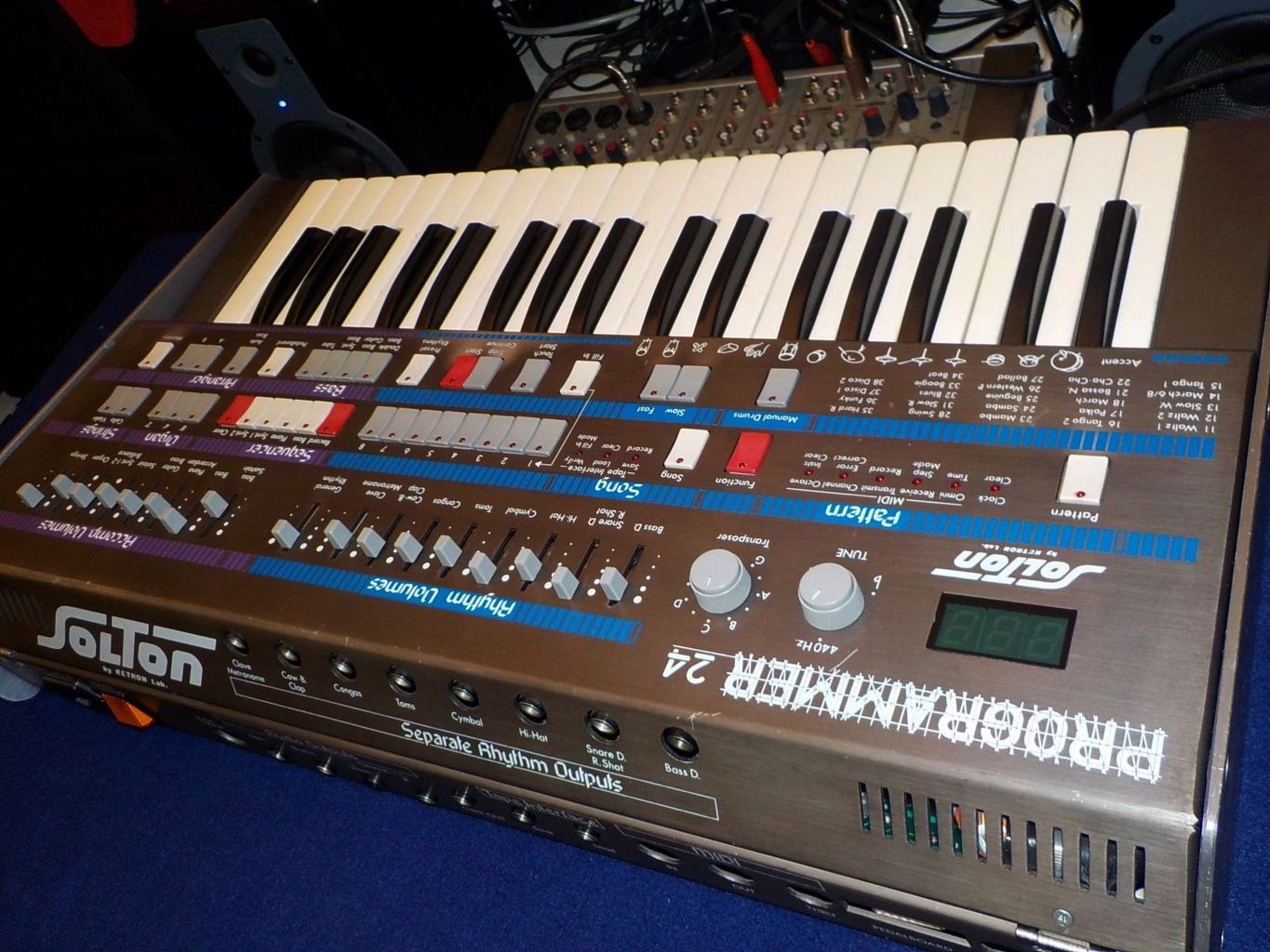 MATRIXSYNTH: SOLTON PROGRAMMER 24 vintage rare poly synthesizer, the ...