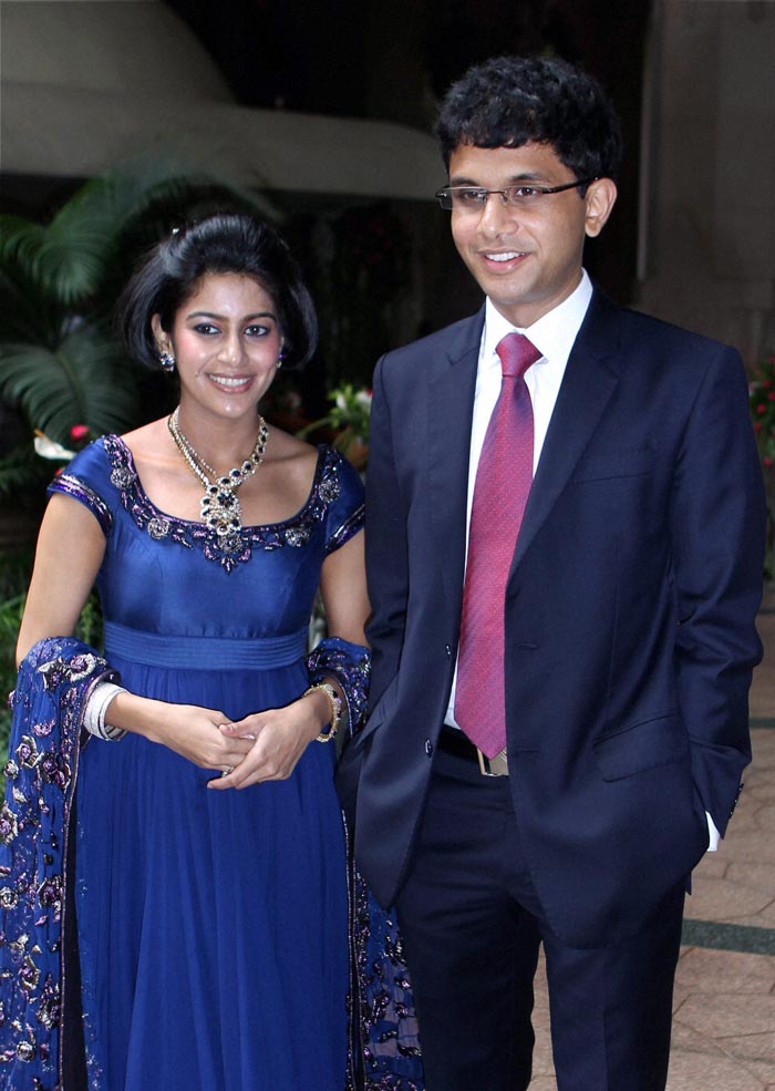 SPOORTHI: 'Infosys' Narayana Murthy's Son Wedding Reception Pics
