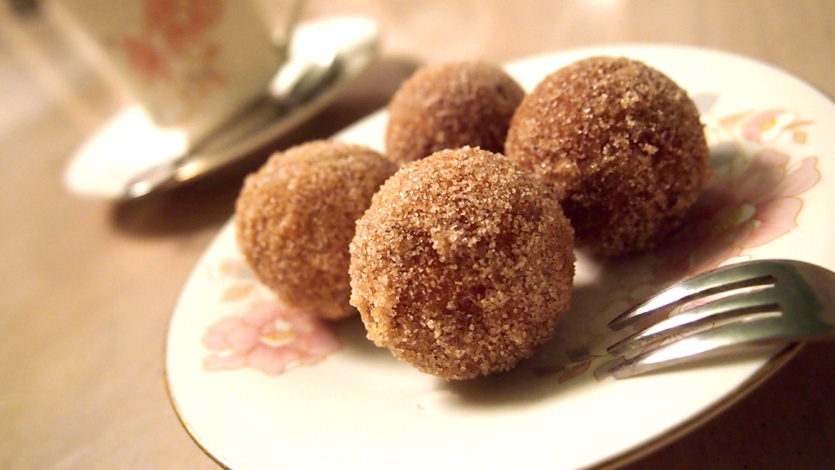 {Recipe} Make Your Own Timbits at Home! - Ting and Things