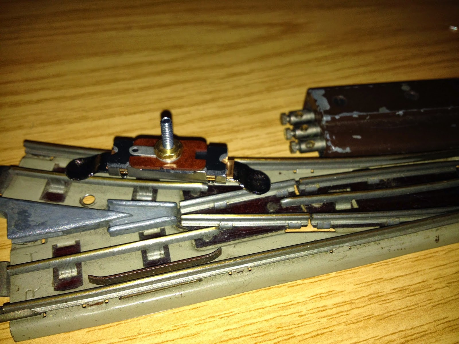 Hornby Dublo 3 Rail: Automated signal schematics