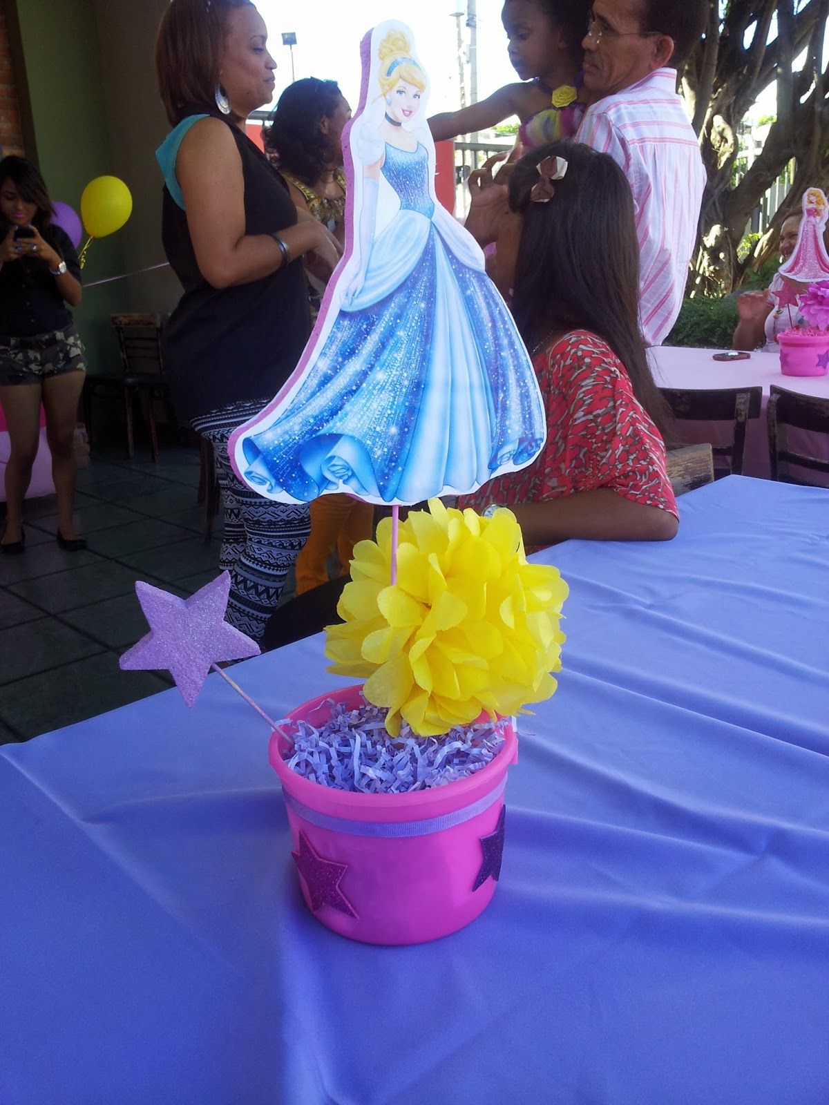 DIY: Princess Party Centerpieces