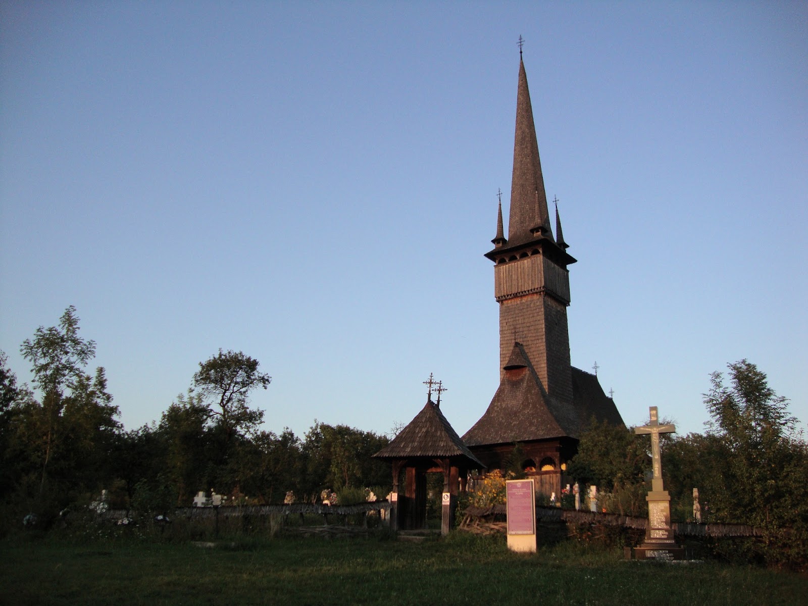 tudor-photo-blog-maramures-romania-biserica-de-lemn-din-plopis-unesco