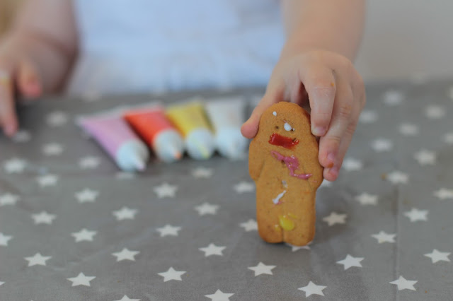 Easy Toddler Activities | Biscuit Decorating | Emily and Indiana