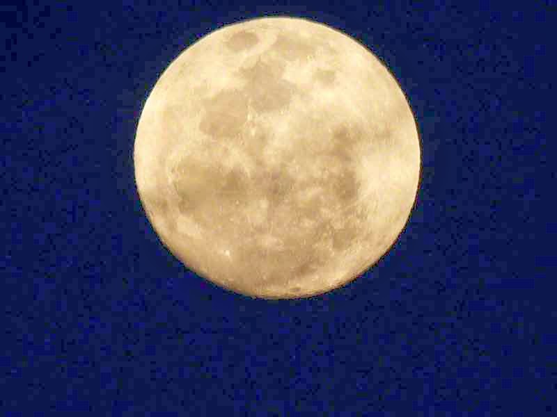 Ryukyu Life: The March 15th Moon Stood Fairly Still