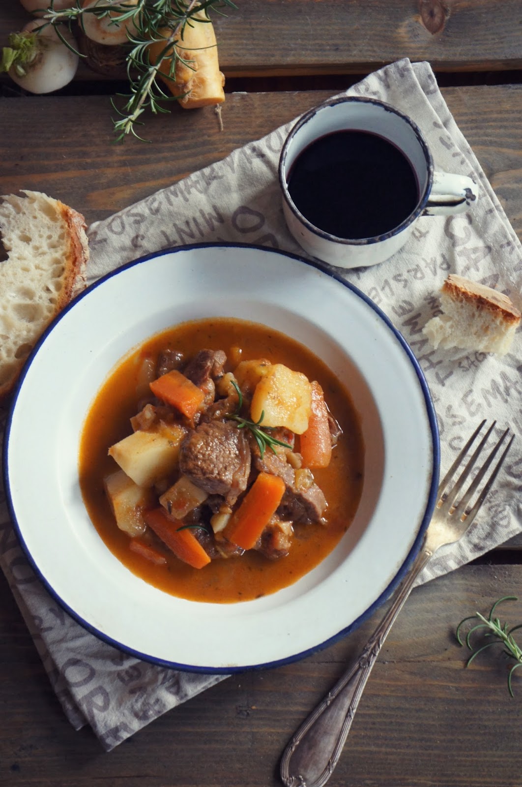 Mi Mundo Salado: Morcillo de Ternera Guisado con Patatas