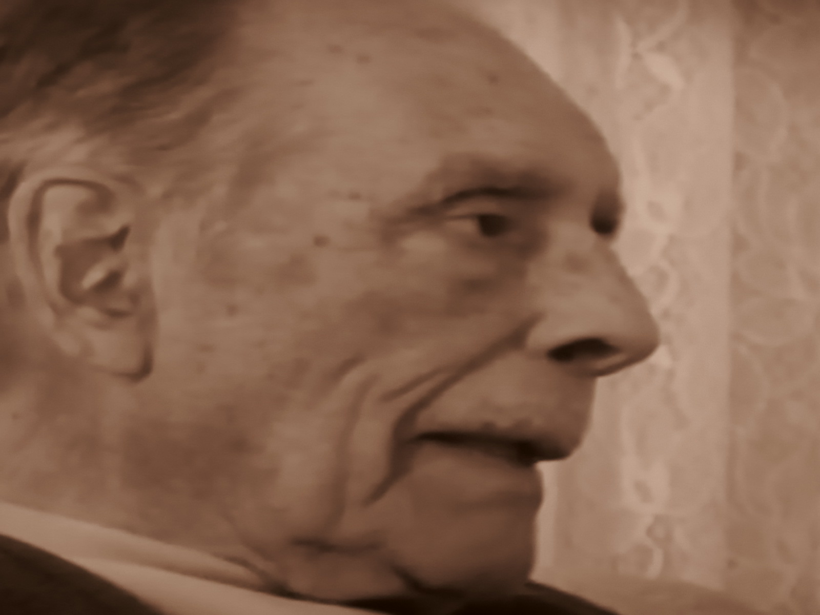 ZONA DE FAMOSOS: EDUARDO TRELLES REALIZA UNA ENTREVISTA DE A CIEN A ...