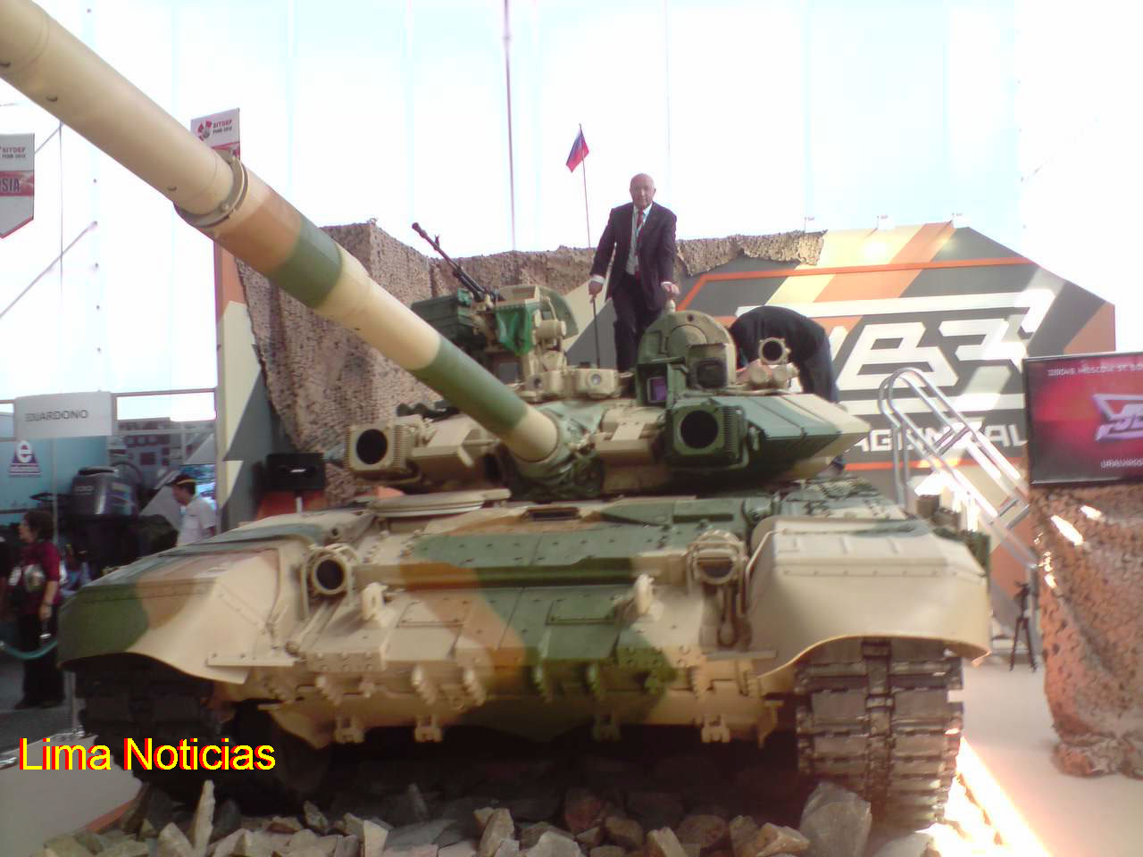 Lima Noticias: El tanque ruso T - 90 en el SITDEF PERÚ [Fotos]