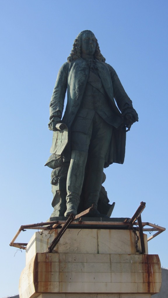 Pondicherry Tourism: Dupleix Statue, Puducherry