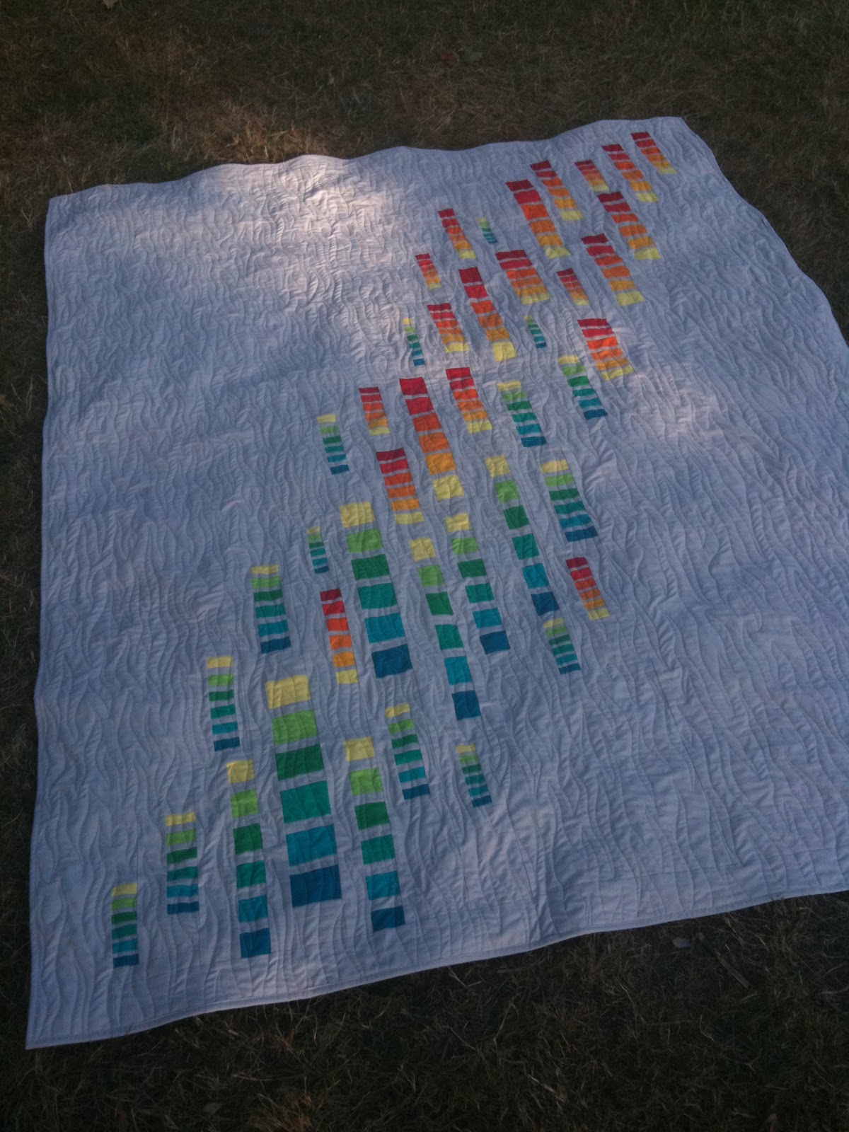 A Few Scraps: (Another!) Gradient Quilt