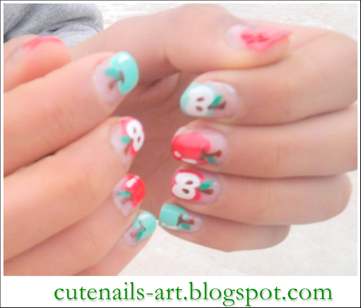 cutenails-art: Juicy,Cute Apples nail art