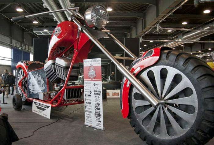 Mail2Day: World's Biggest Chopper (31 pics)