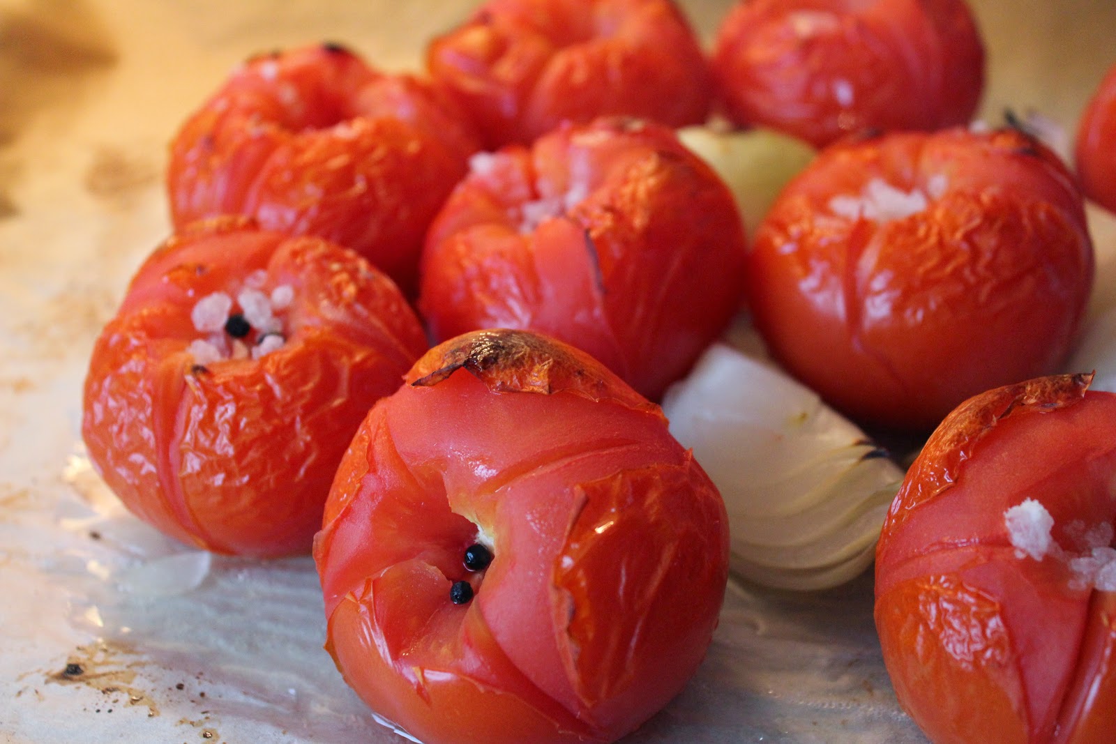 Midagi Mõnusat : Grillitud tomatid omas mahlas