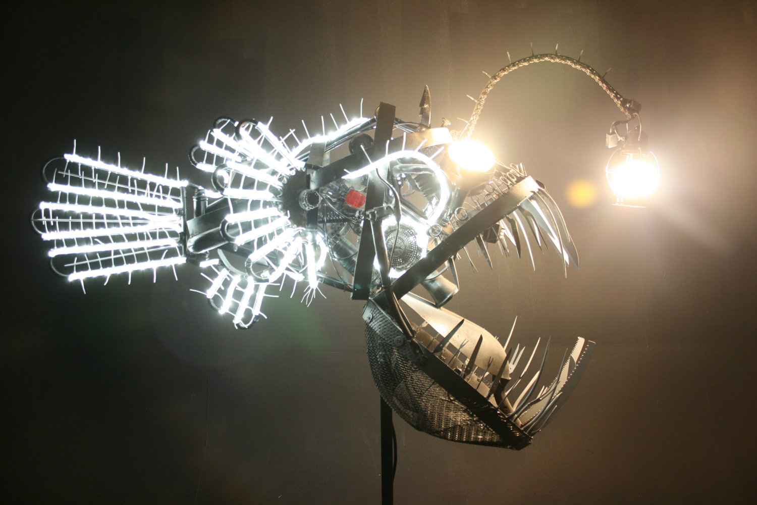 okokno : Deep Sea Angler Fish Lamp