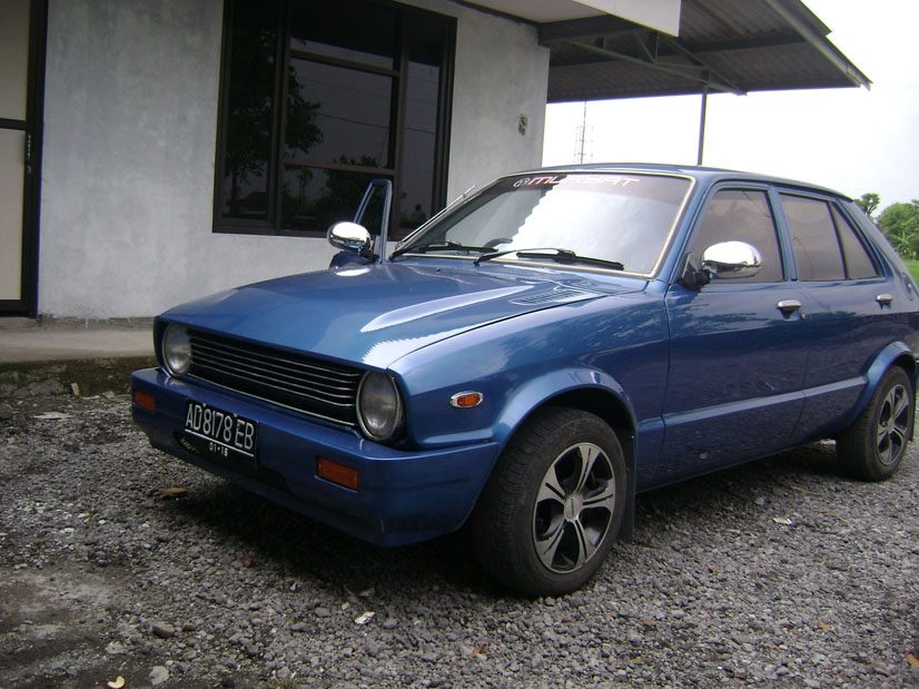 Daihatsu Charade G10 Indonesia: Sri Yatno Utomo Daihatsu Charade G10