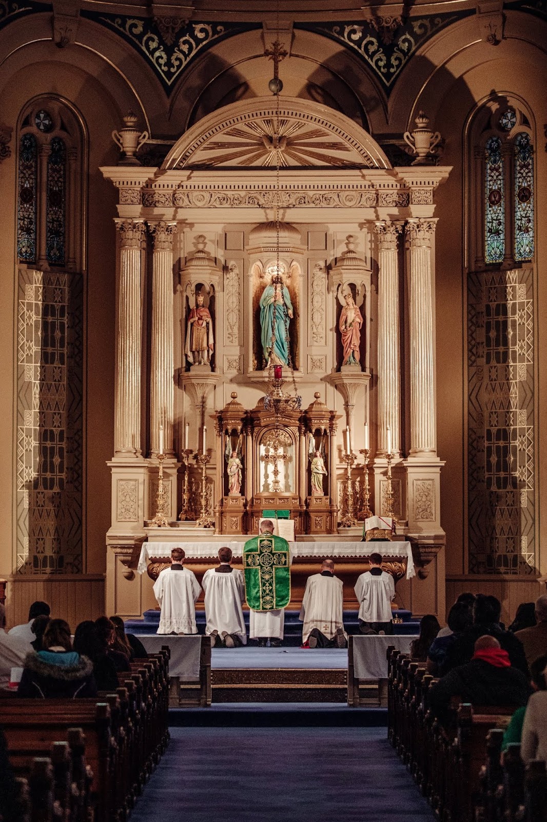 New Liturgical Movement: Pontifical Low Mass and Confirmations in Detroit