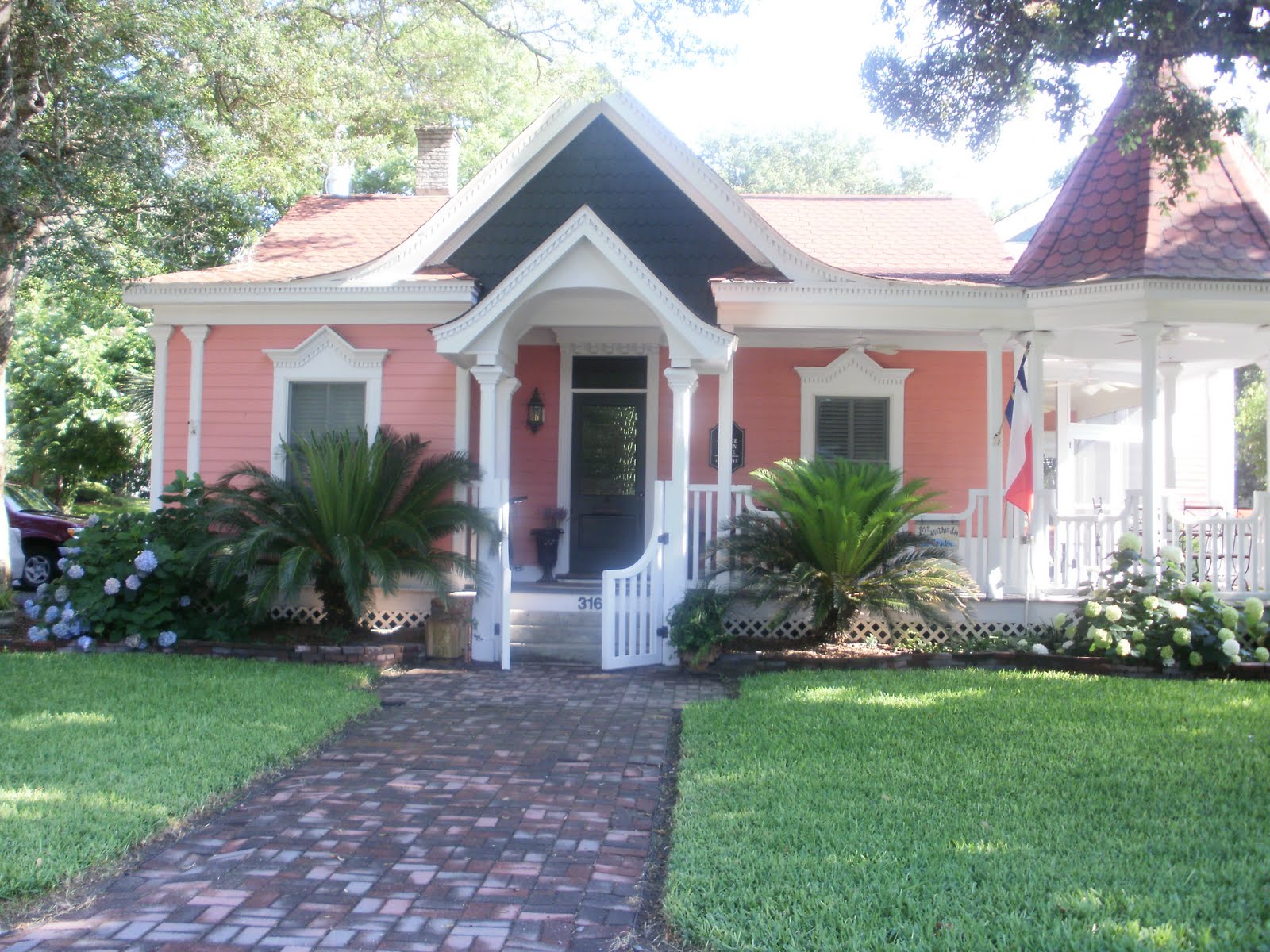 Sherri's Jubilee: My Love of the Beach and Beach Cottages