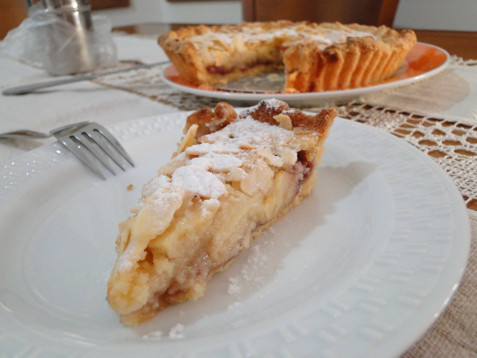 Rumo a Cozinha: Torta de amendoas, maçãs e frutas vermelhas
