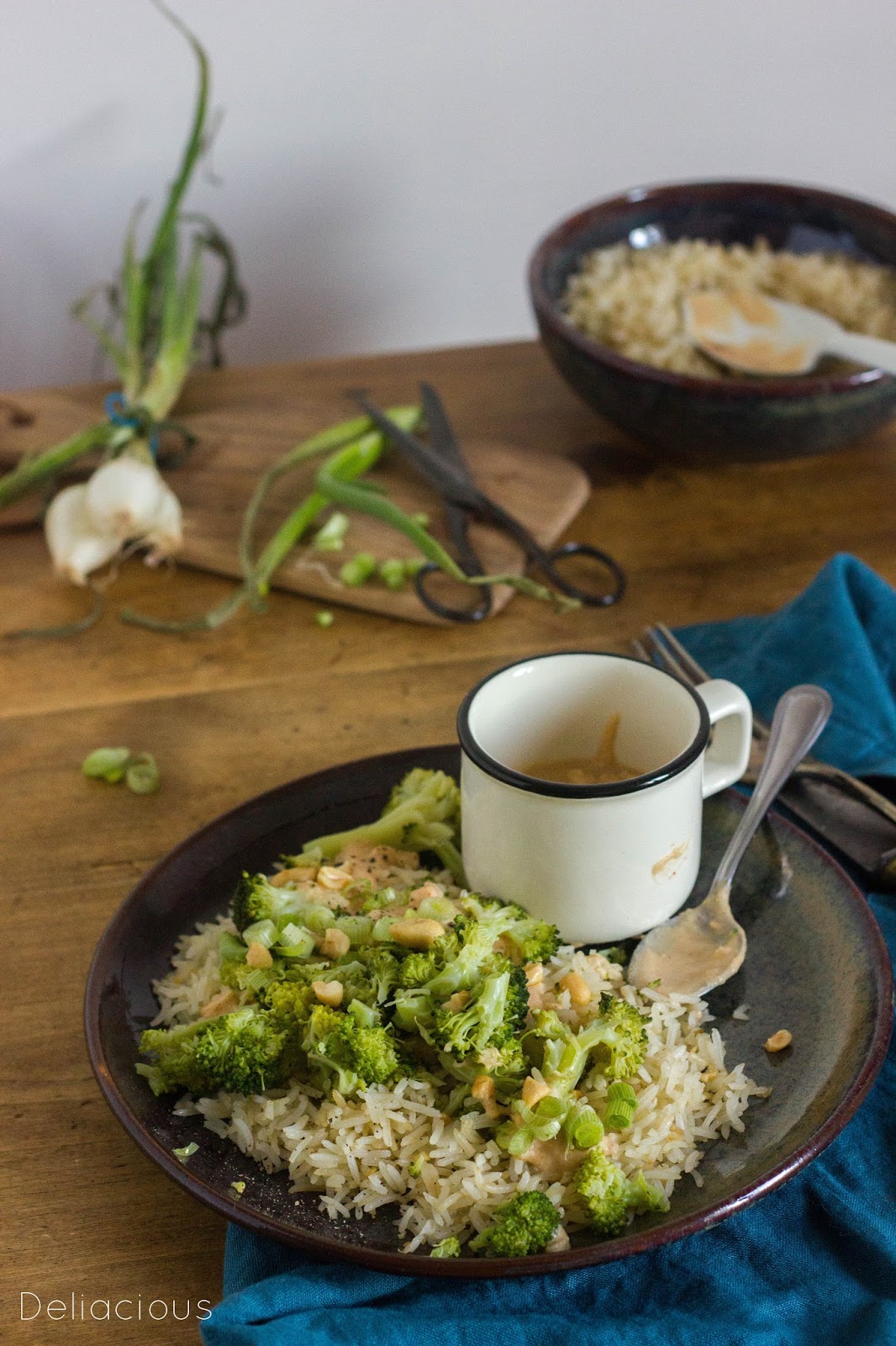 Riz frit à la sauce cacahuète (ou sauce satay) et aux brocolis