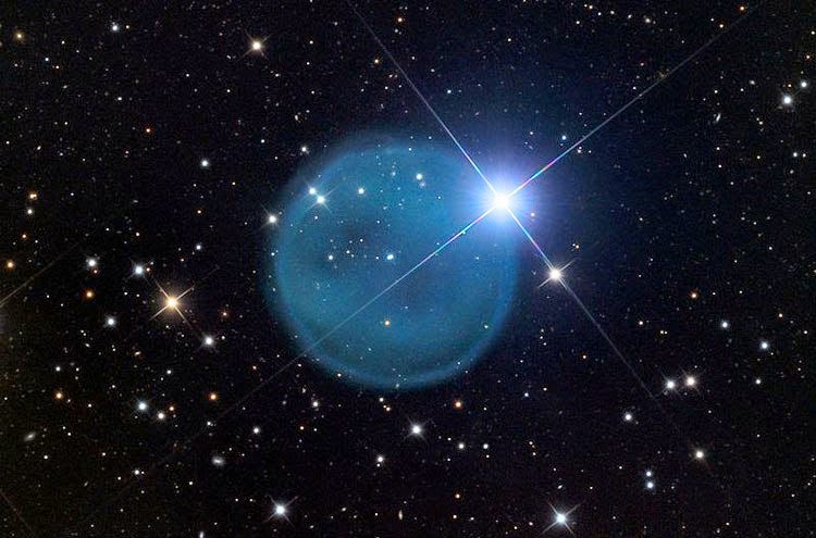 Abell 33 Planetary Nebula Yang Indah Seperti Permata Langit