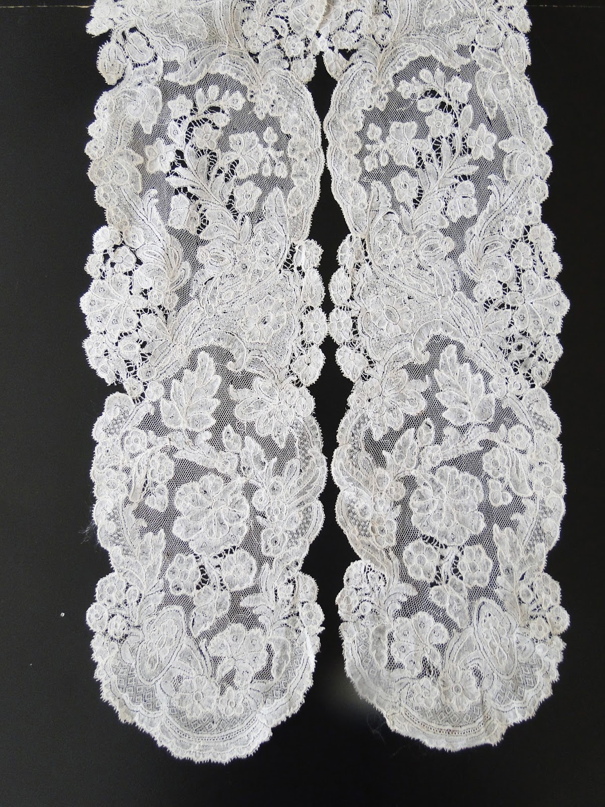 Buyer & Seller of Antique Lace, Fine Linens, Vintage Clothing, Haute ...