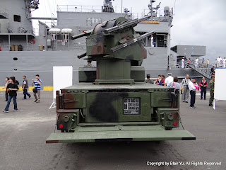 Blair's 軍事,警察及消防攝影: Chaparral 榭樹飛彈車(M730履帶載具)