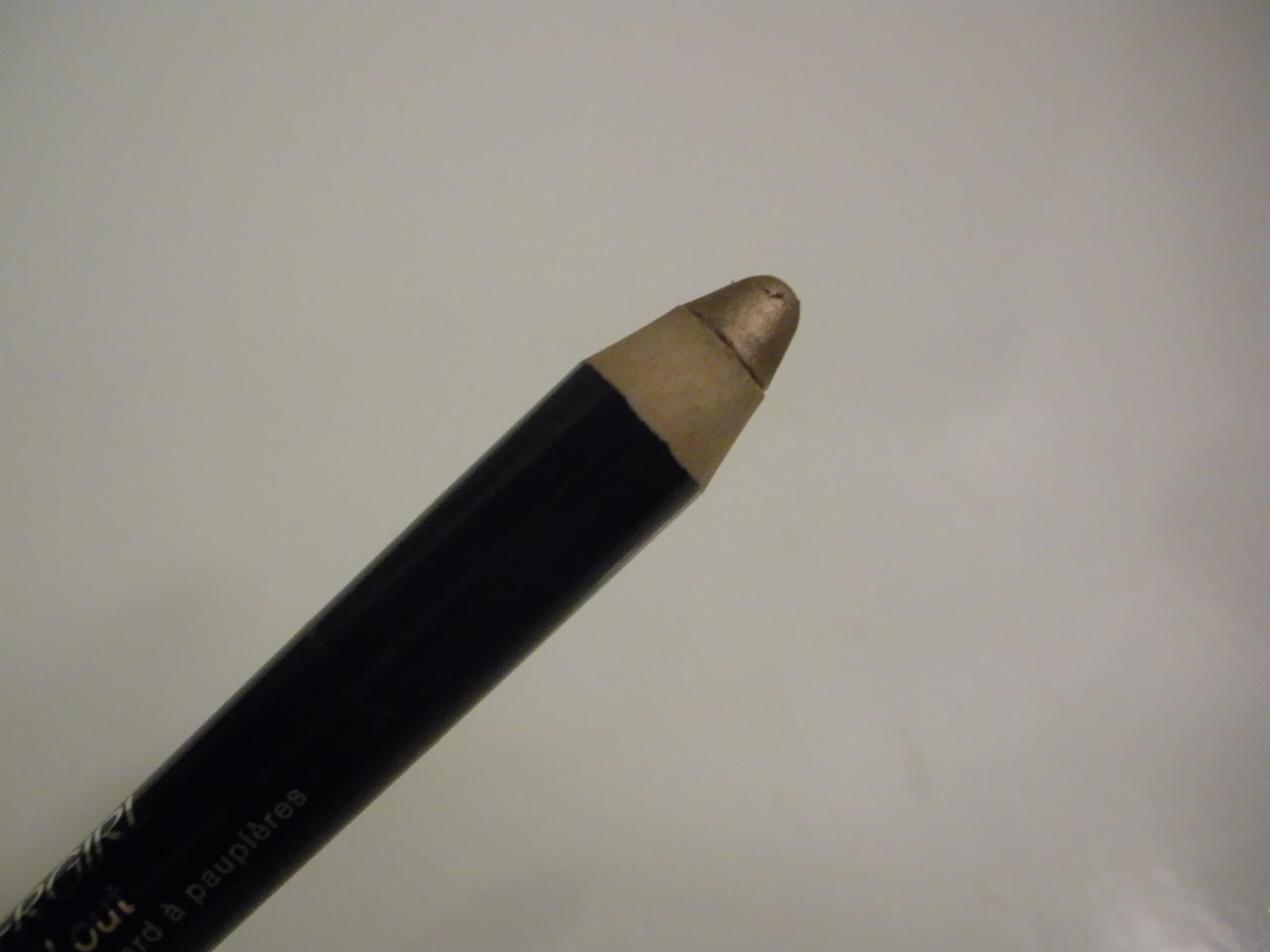 Beauty Bits and Bobs: Covergirl Flamed Out Shadow Pencil Reivew and Swatch