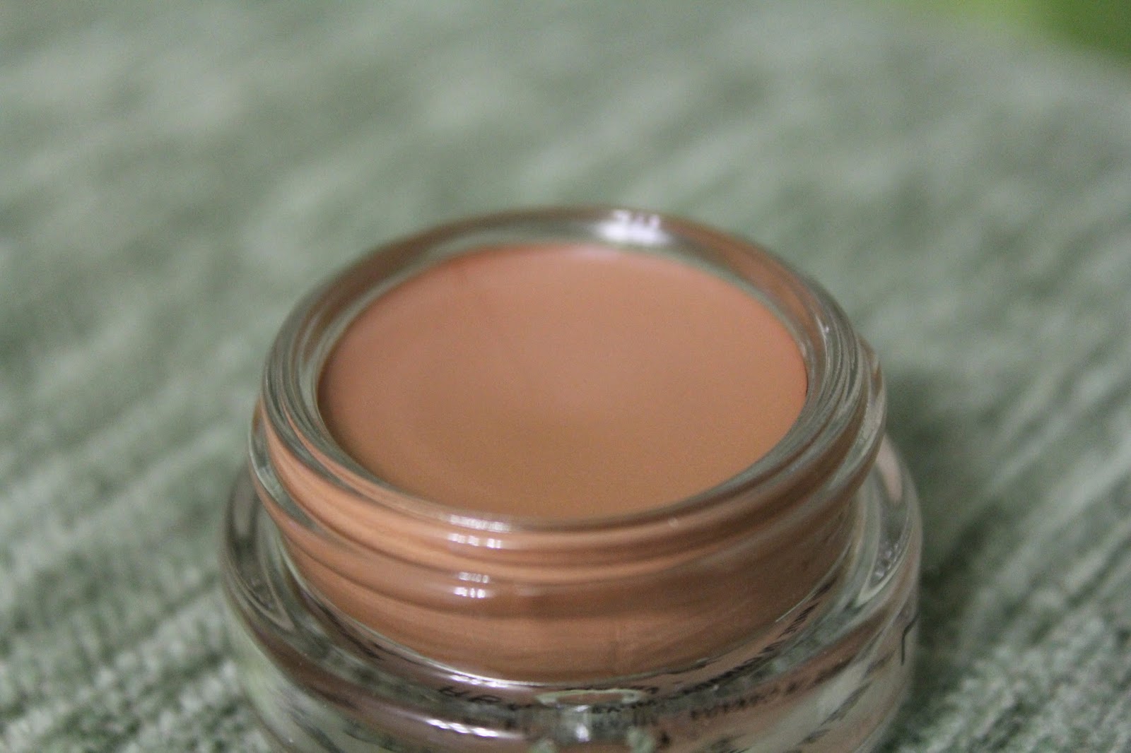 MAC Paint Pot в оттенках Groundwork и Constructivist