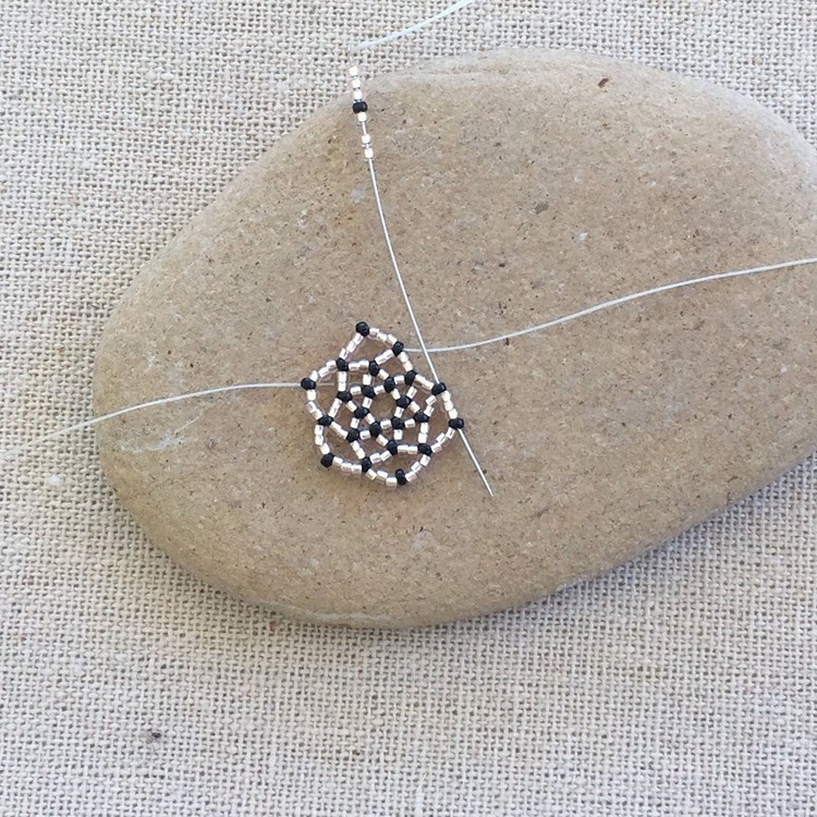 Lisa Yang Jewelry : Circular Netting Beadwork - The Basics and Beyond
