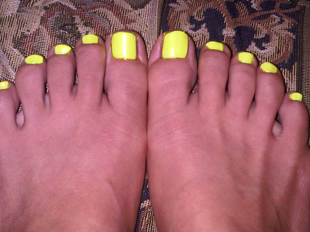 Majnooni Beauty Creepy Feet Highlighter Toes
