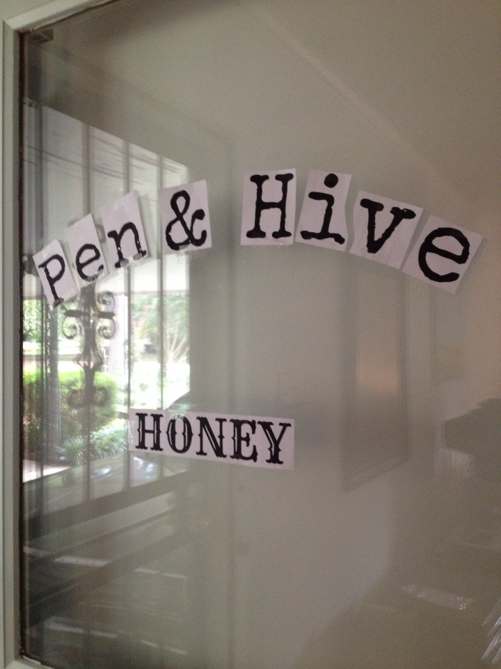 Pen & Hive: How to do Hand Lettering on Glass and Cottage Entrance Reveal