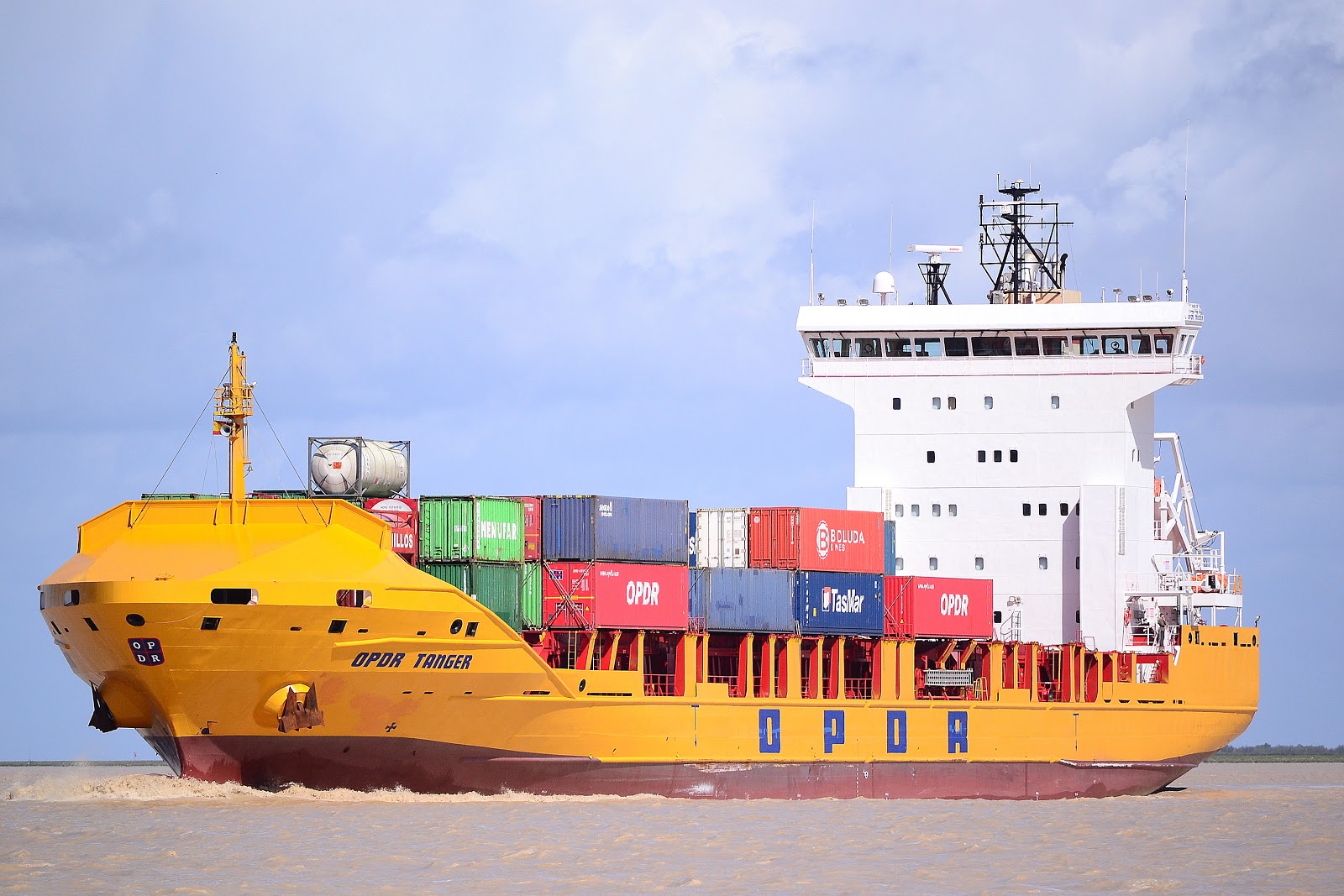 BUQUES MERCANTES A SU PASO POR SANLUCAR DE BARRAMEDA: OPDR TANGER