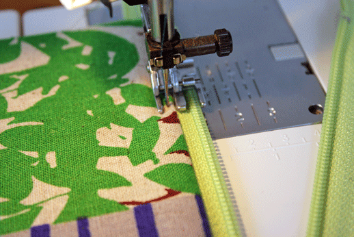 Listen To The Birds Sing: Swappy Stitches & A Zippy Pouch Tutorial