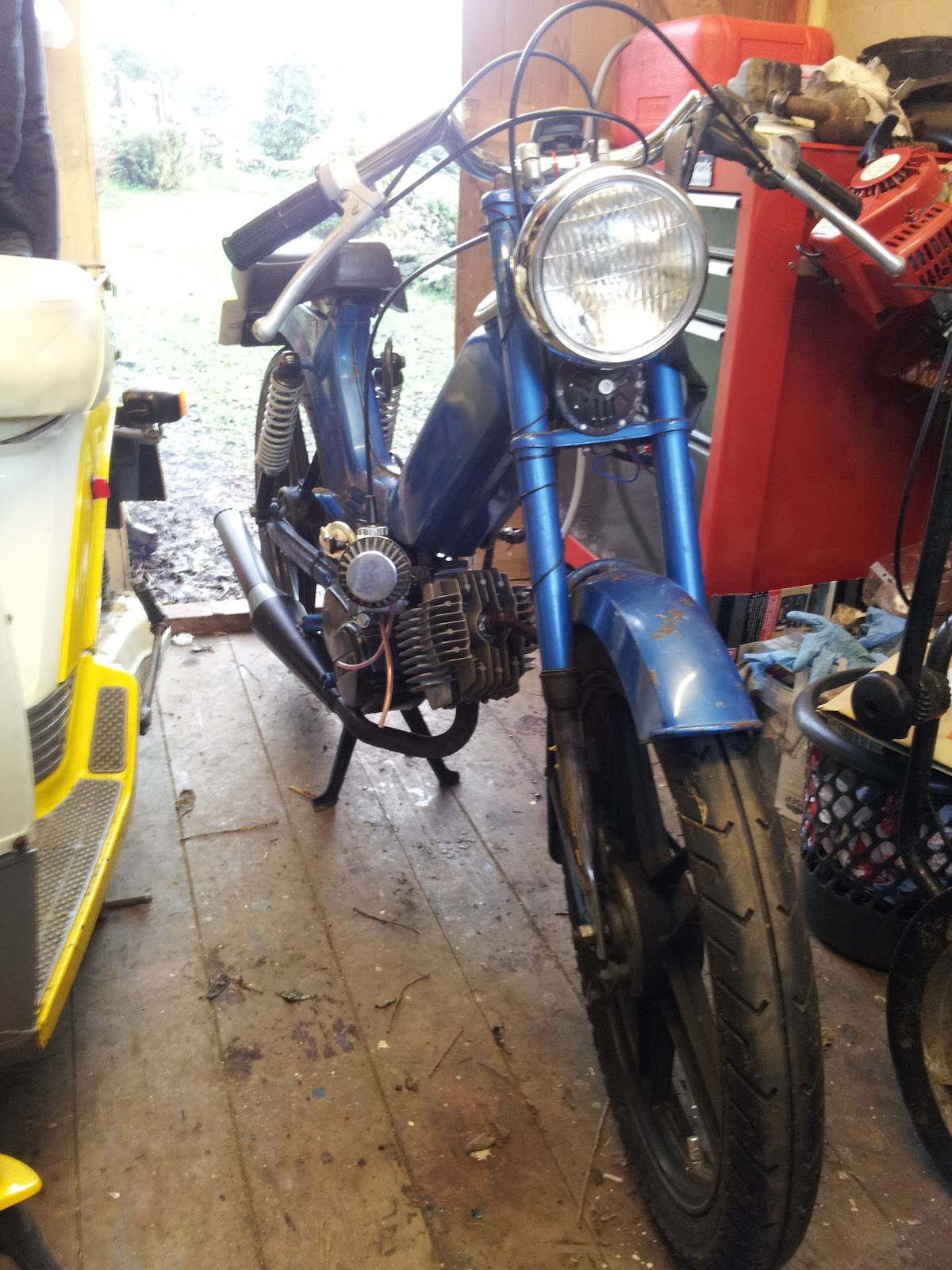 Mopeds at dawn: Tomos A3 engine swap (part 7)