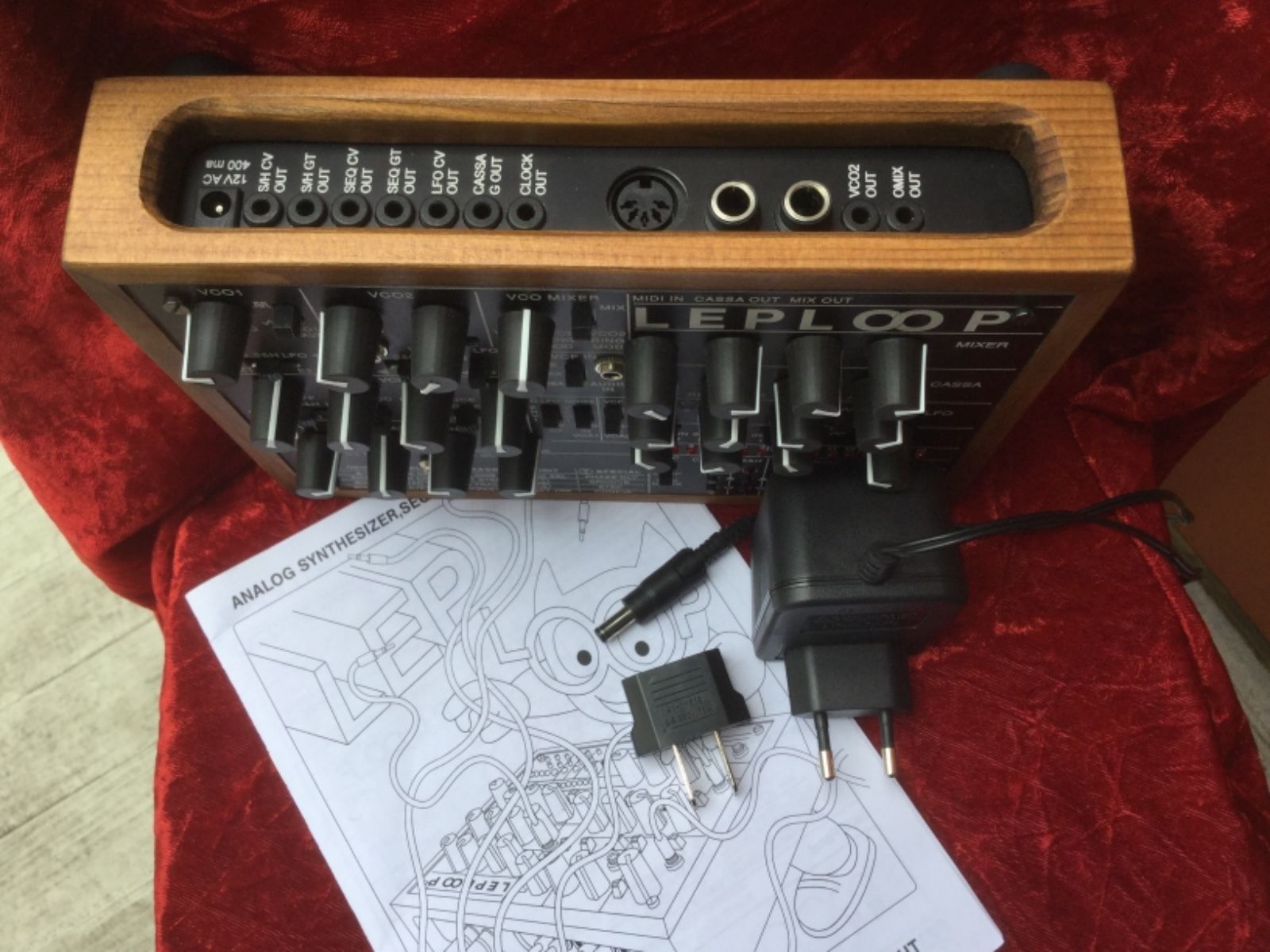 MATRIXSYNTH: LEPLOOP V2 / ANALOG GROOVE-BOX / SYNTHESIZER