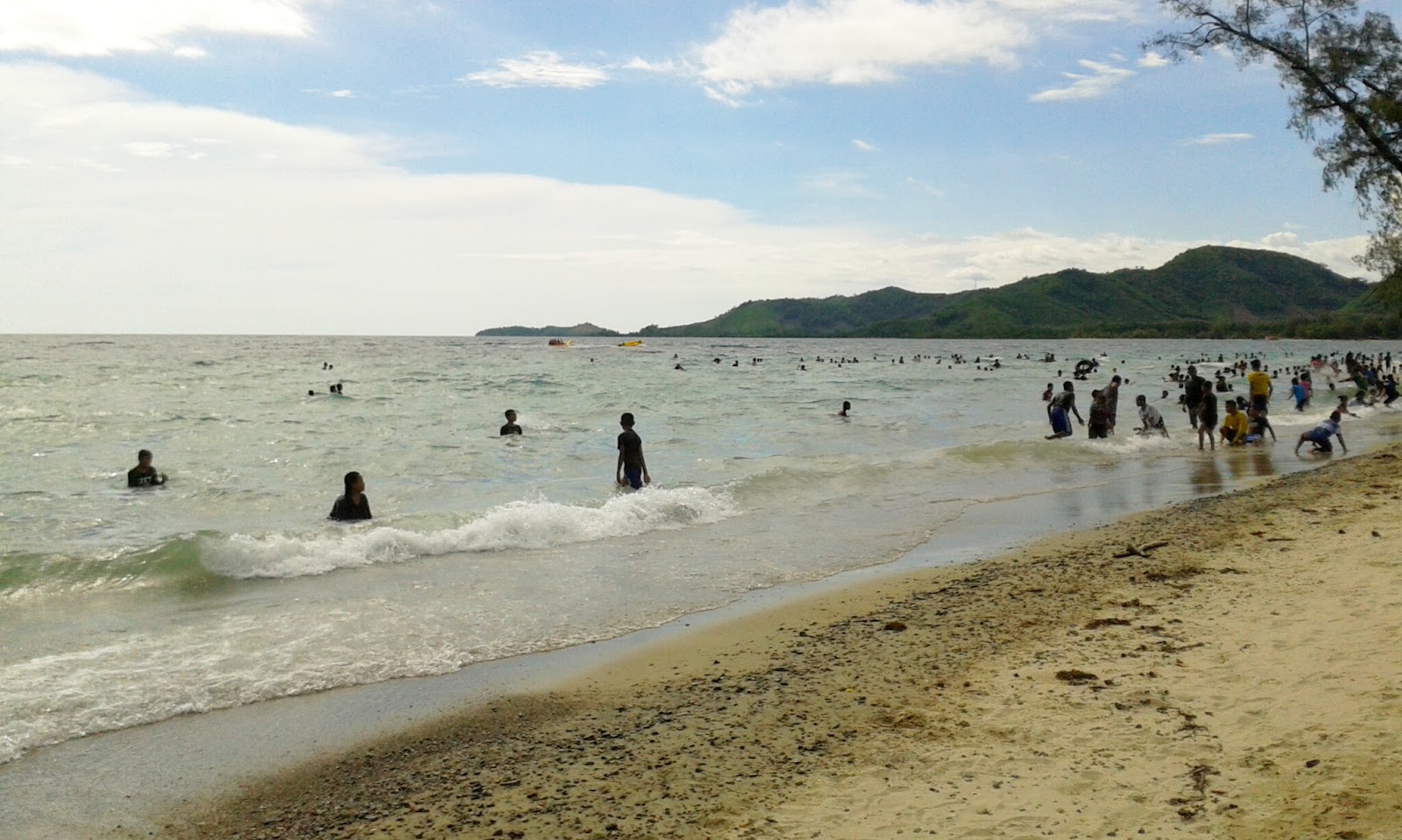 Bolihutuo Beach: Wisata Pantai di Boalemo ~ Monice and Family