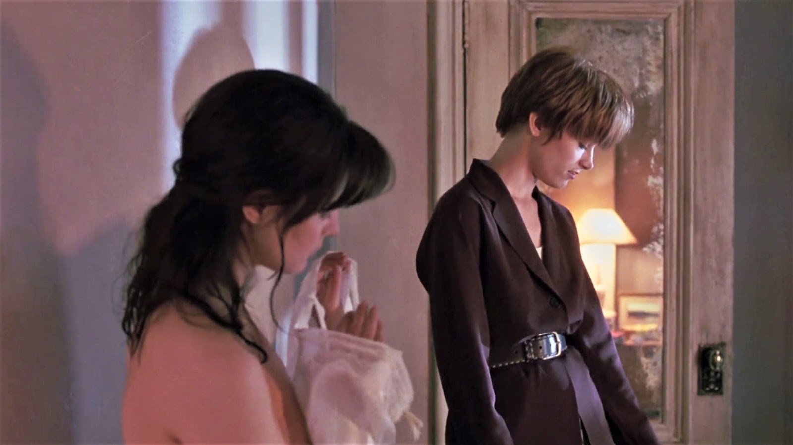 DREAMS ARE WHAT LE CINEMA IS FOR...: SINGLE WHITE FEMALE 1992