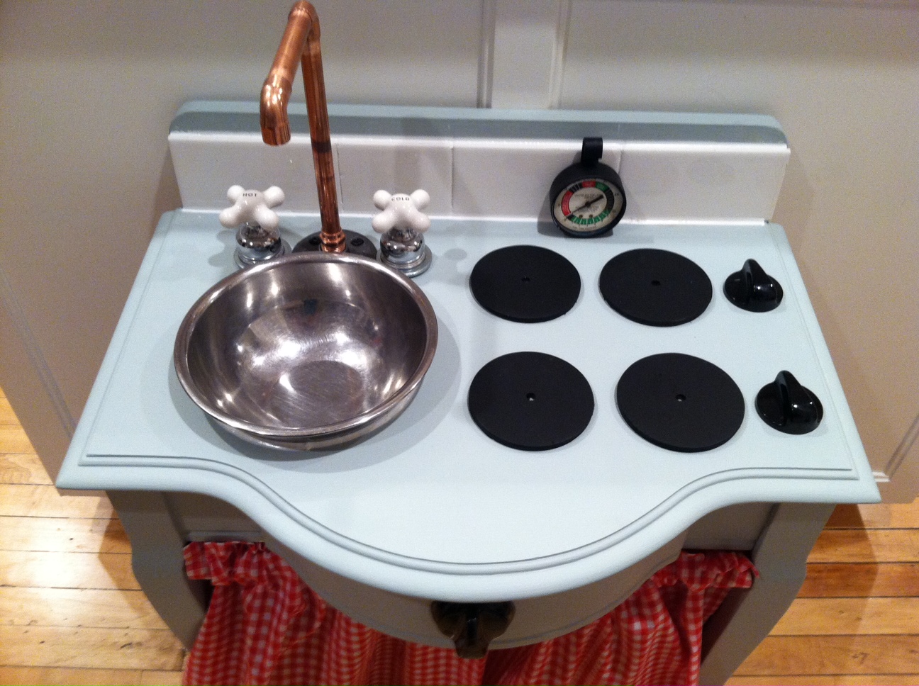 It's the little things: Our DIY play kitchen